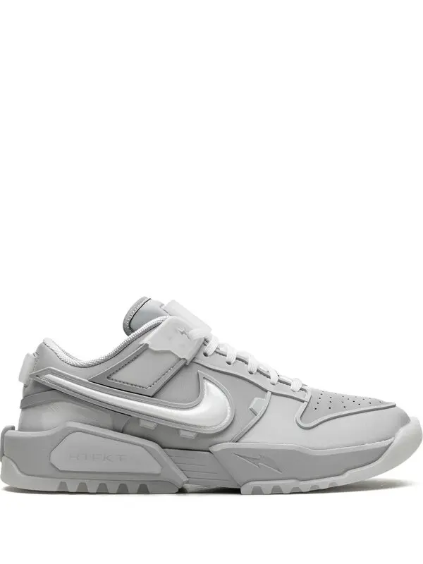 Nike Dunk Genesis Low Top Sneakers