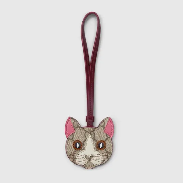Gucci Gg Emblem Cat Bag Charm - Bordeaux