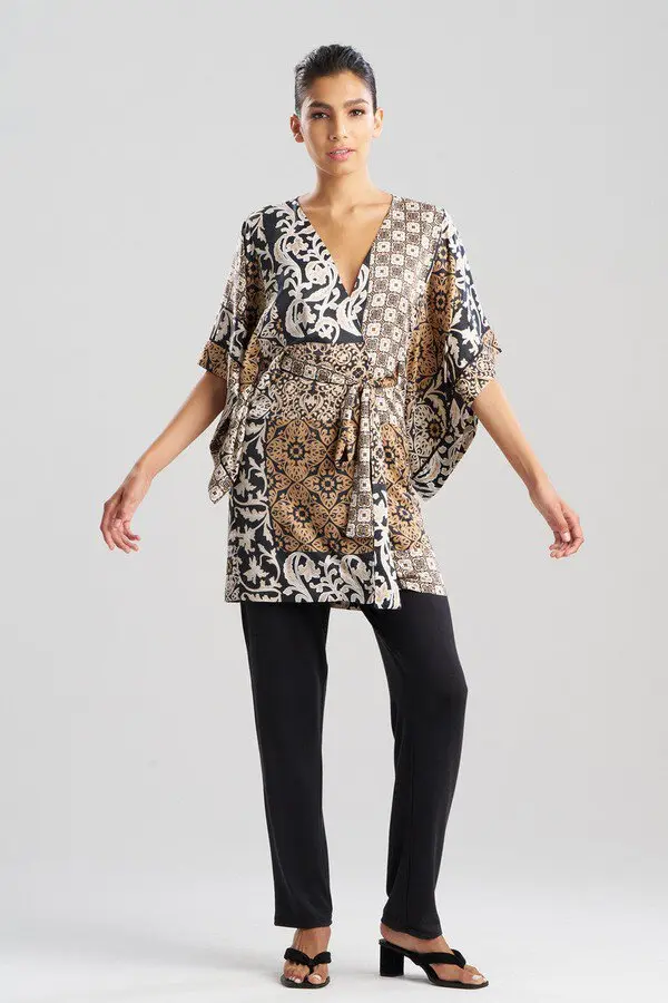 Natori Tapestry Wrap