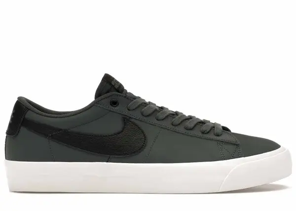 Nike Zoom Blazer Low Pro Gt Sneakers - Vintage Green/summit White