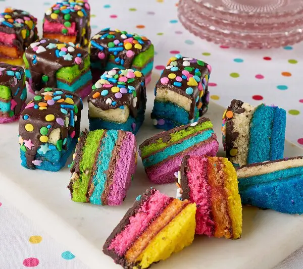ZOLA BAKES 20 Piece Rainbow Filled Cookies With Sprinkles