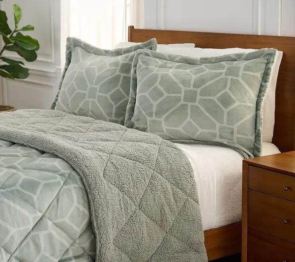 BERKSHIRE BLANKET Berkshire Printed Velvetsoft Reverse Sherpa Comforter-king