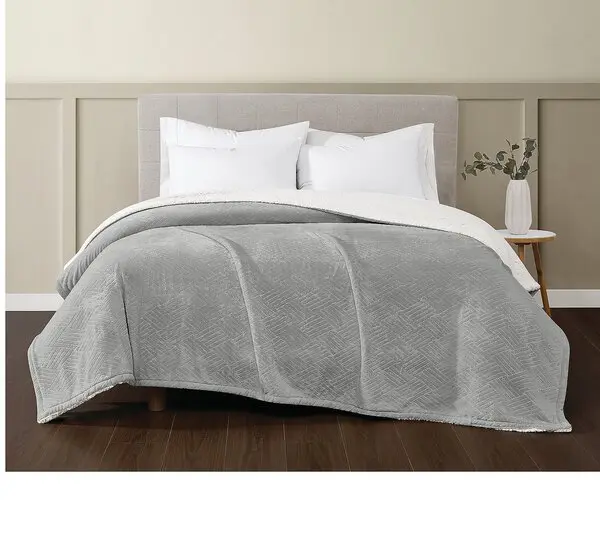 TRULY SOFT Basket Carved Faux Fur King Blanket