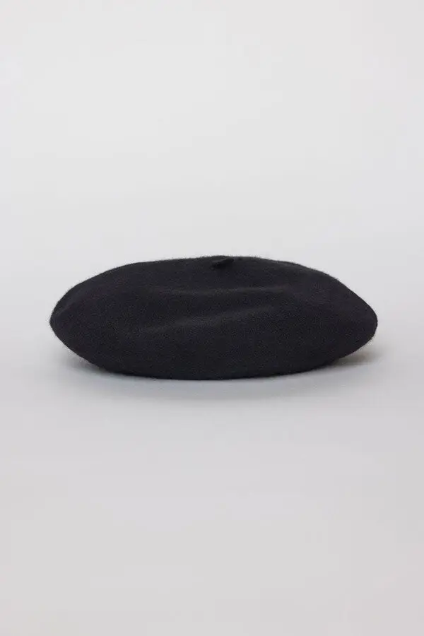 Velvet By Graham & Spencer Classic Beret - Black