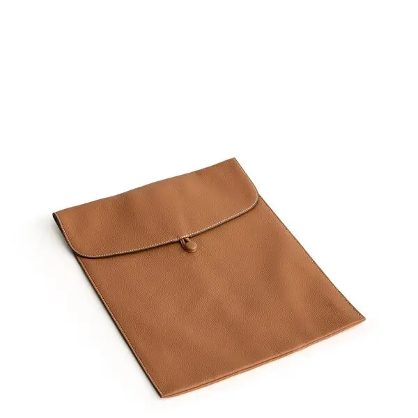 VERA BRADLEY Small Envelope Tech Sleeve - Brown