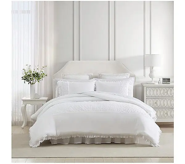 Laura Ashley Eyelet Ruffle Microfiber White Kin G Comforter Sha