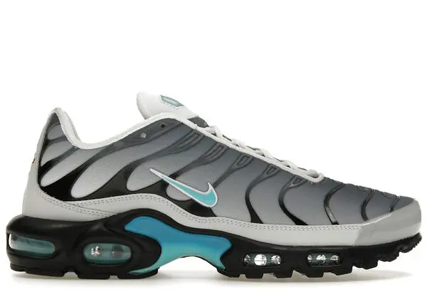 Nike Max Plus Sneakers - Matte Silver/photon Dust/aurora Green