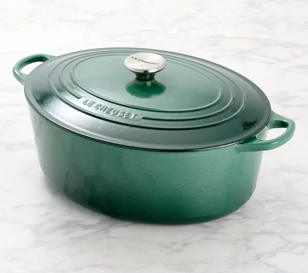 LE CREUSET 8-qt Oval Dutch Oven With Cast Iron Lid - One-color