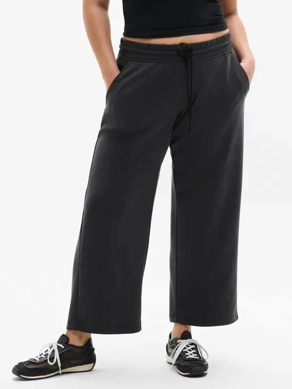 Athleta Mid-rise Straight Crop - Black