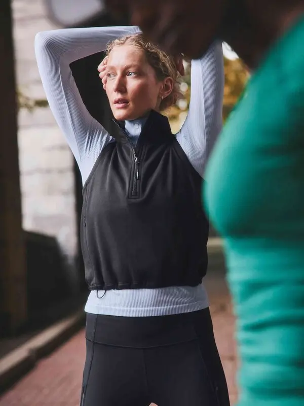 Athleta Unstoppable 1/2 Zip Cropped Vest - Black