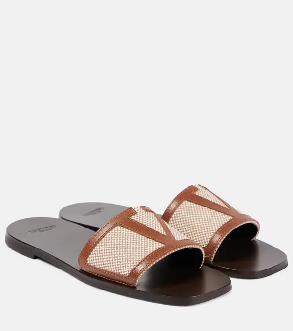 Valentino Garavani Viva Superstar Slides - Neutrals