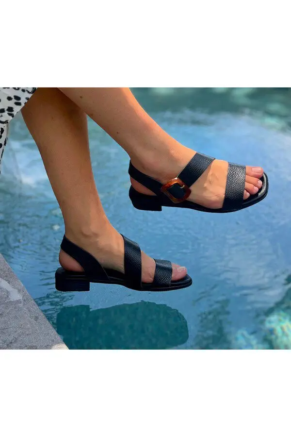 MENINA STEP Juliette Side Buckle Sandals - Black