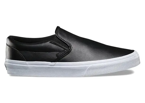 VANS Classic Slip-on Sneakers - Black