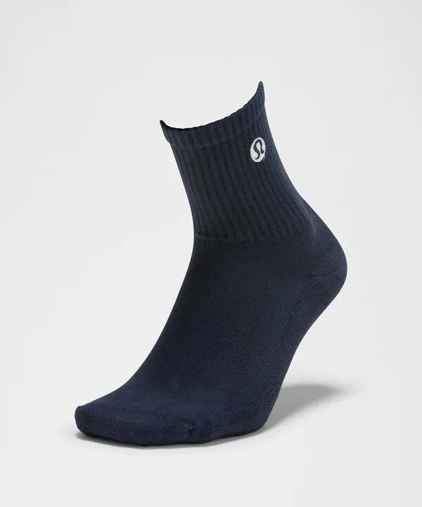 Lululemon Daily Essential Quarter Socks - True Navy