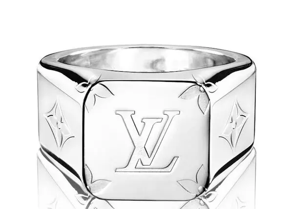 LOUIS VUITTON Signet Ring Engraved Monogram