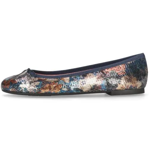 Pretty Ballerinas Round Toe Textile Ballet Flat