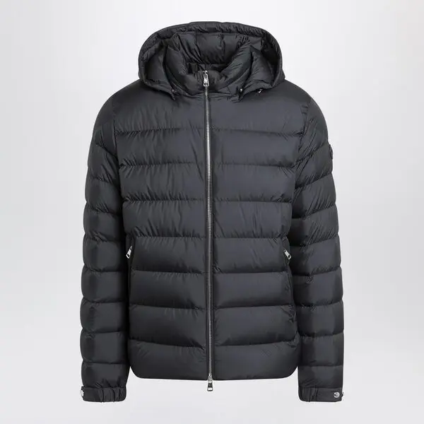 Moncler Quilted Down Jacket With Zip Closure - Black