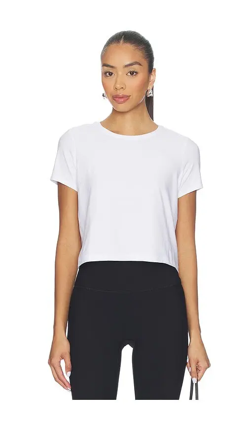 Beyond Yoga Featherweight Supreme Cropped Tee In White