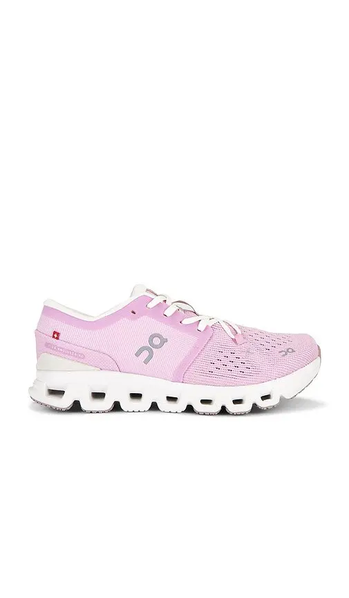 On Cloud X 4 Sneaker