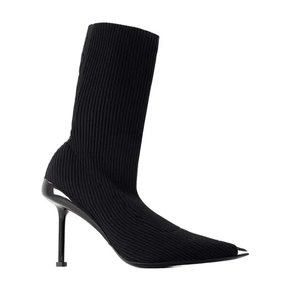 Alexander McQueen Pointed Toe Ankle Boots Leather