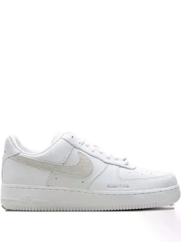 Nike Air Force 1 Low Top Sneakers