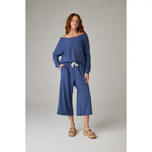 EAVOLU Baikal Eco-luxe Fleece Crop Pant - Deep Ocean