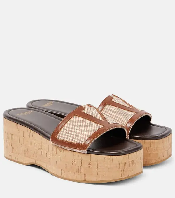 Valentino Garavani Viva Superstar Slides
