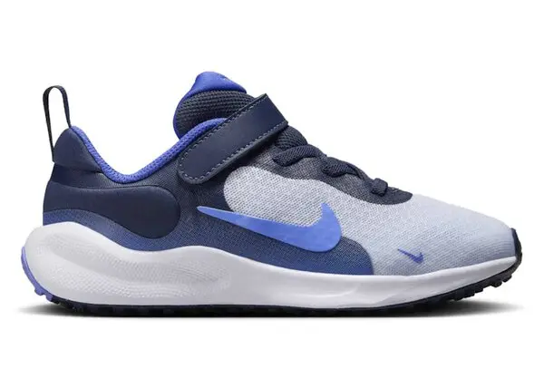 Nike Revolution 7 Sneakers