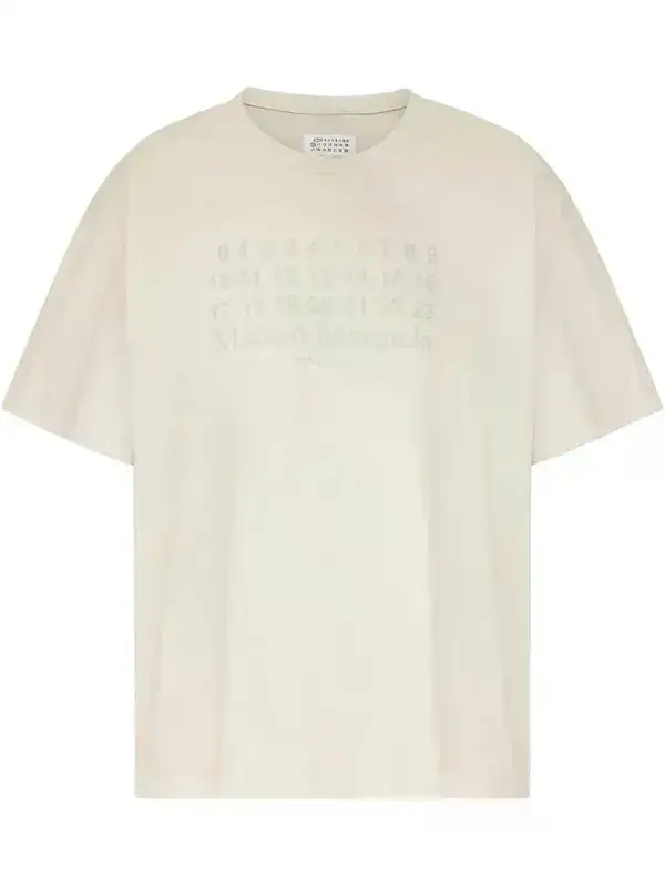 最終価格）Maison Margiela ロゴTシャツ　ナンバーTシャツ Maison Margiela Numeric logo-embroidered T-shirt | Black | FARFETCH