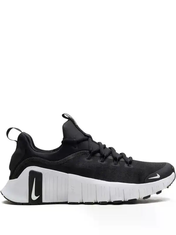 Nike Low Top Sneakers - Black | Editorialist