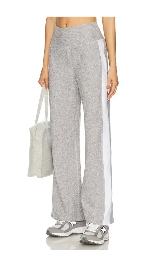 Beyond Yoga Spacedye Laid Back Stripe Pant - Silver Mist & Cloud White