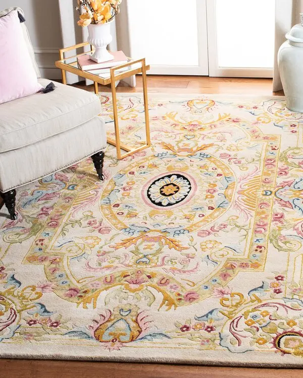 SAFAVIEH Feather Medallion Rug, 4' X 6