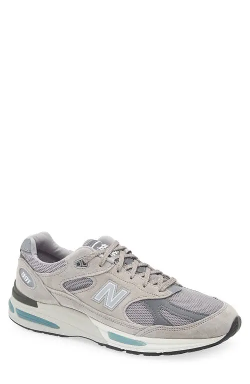 NEW BALANCE Gender Inclusive Made In V2 Sneaker - Dove/ Alloy