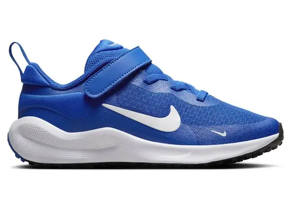 Nike Revolution 7