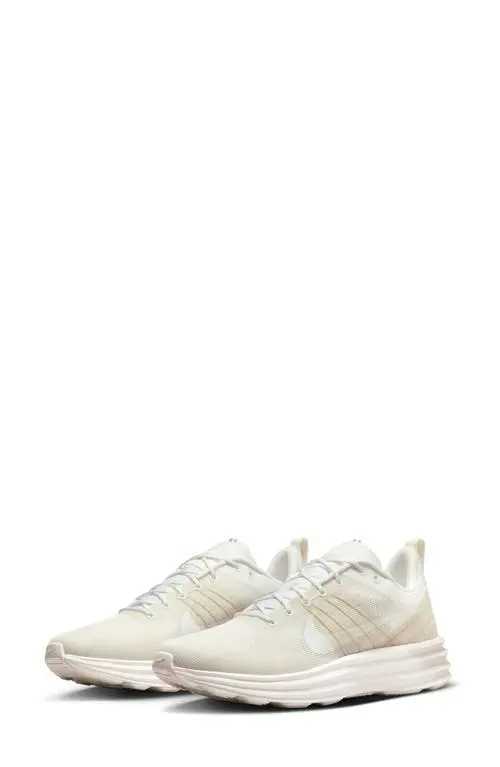 Nike Lunar Roam Sneakers