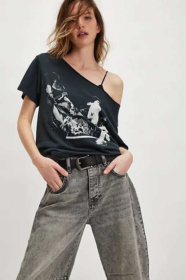 Daydreamer Queen 1975 Off-the-shoulder Tee