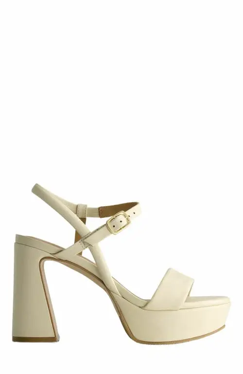 Bernardo Ventura Platform Sandal - Eggshell