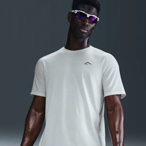 Nike Dri-fit Adv Solar Chase Short-sleeve Running Top - White