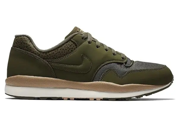Nike Air Safari Le Sneakers