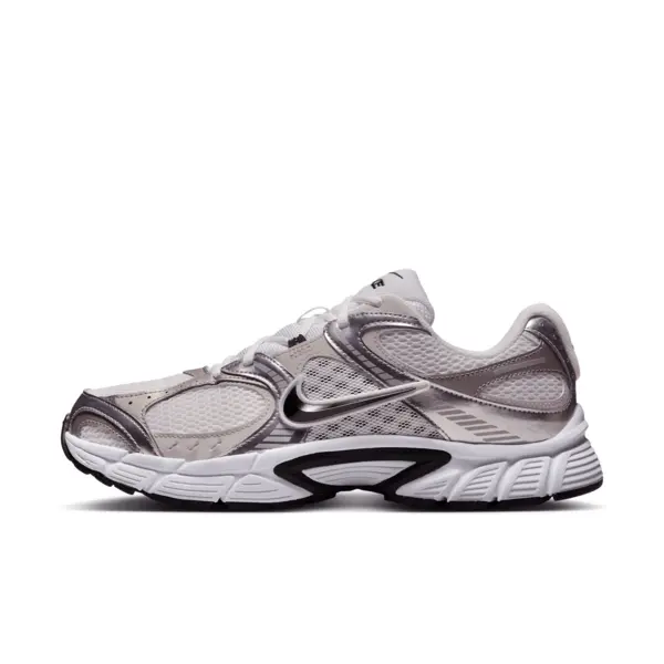 Nike V5 Rnr Athletic Sneakers - White