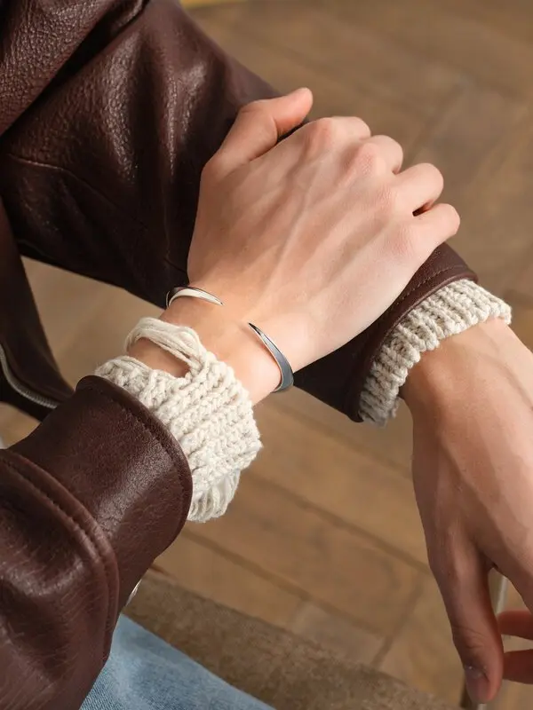 SHAUN LEANE Sabre Fine Bangle