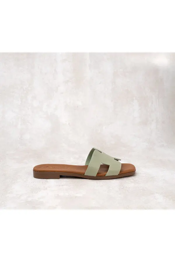MENINA STEP Sorrento Flat Sandal