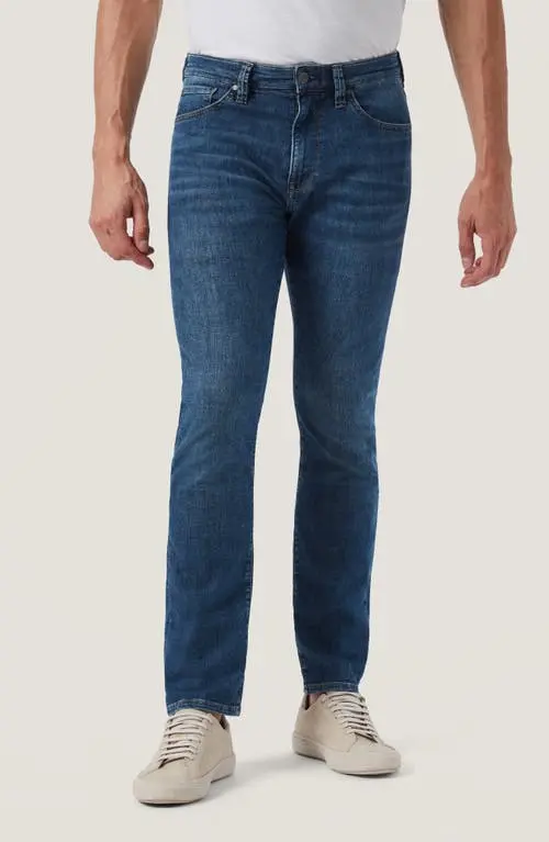 34 Heritage Courage Straight Leg Jeans - Mid Soft