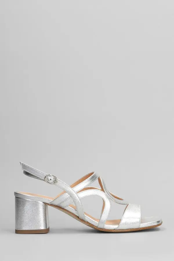 JULIE DEE Pumps