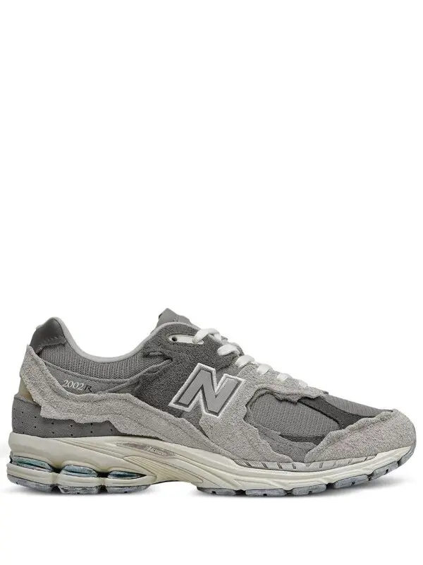 NEW BALANCE 2002 Sneakers