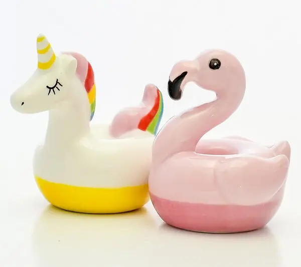 10 STRAWBERRY STREET Pool Float Salt & Pepper S Hakers