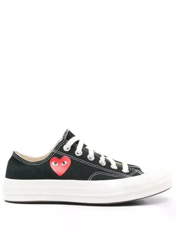 COMME DES GARÇONS PLAY X CONVERSE Heart Low-top Sneakers