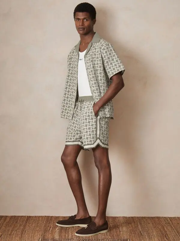 REISS Forn Embroidered Motif Shorts