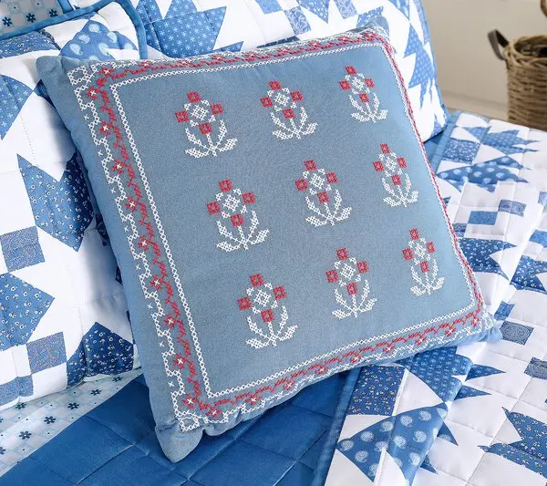 MARTHA STEWART Decorative 18x18 Pillow