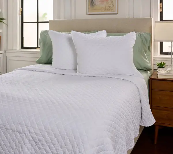 MRS. H Coverlet And Sham Set